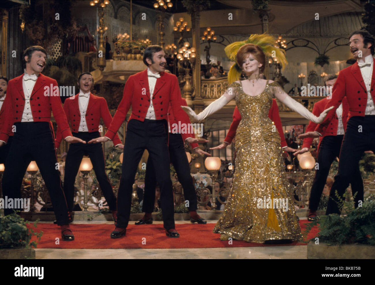 Hello dolly 1969 barbra streisand Banque de photographies et d’images à haute résolution - Alamy