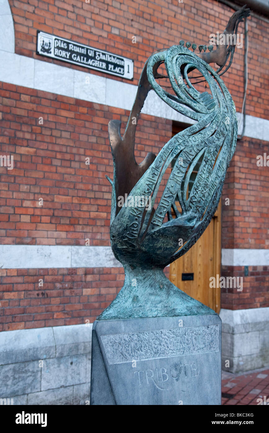 Rory gallagher statue Banque de photographies et d’images à haute ...
