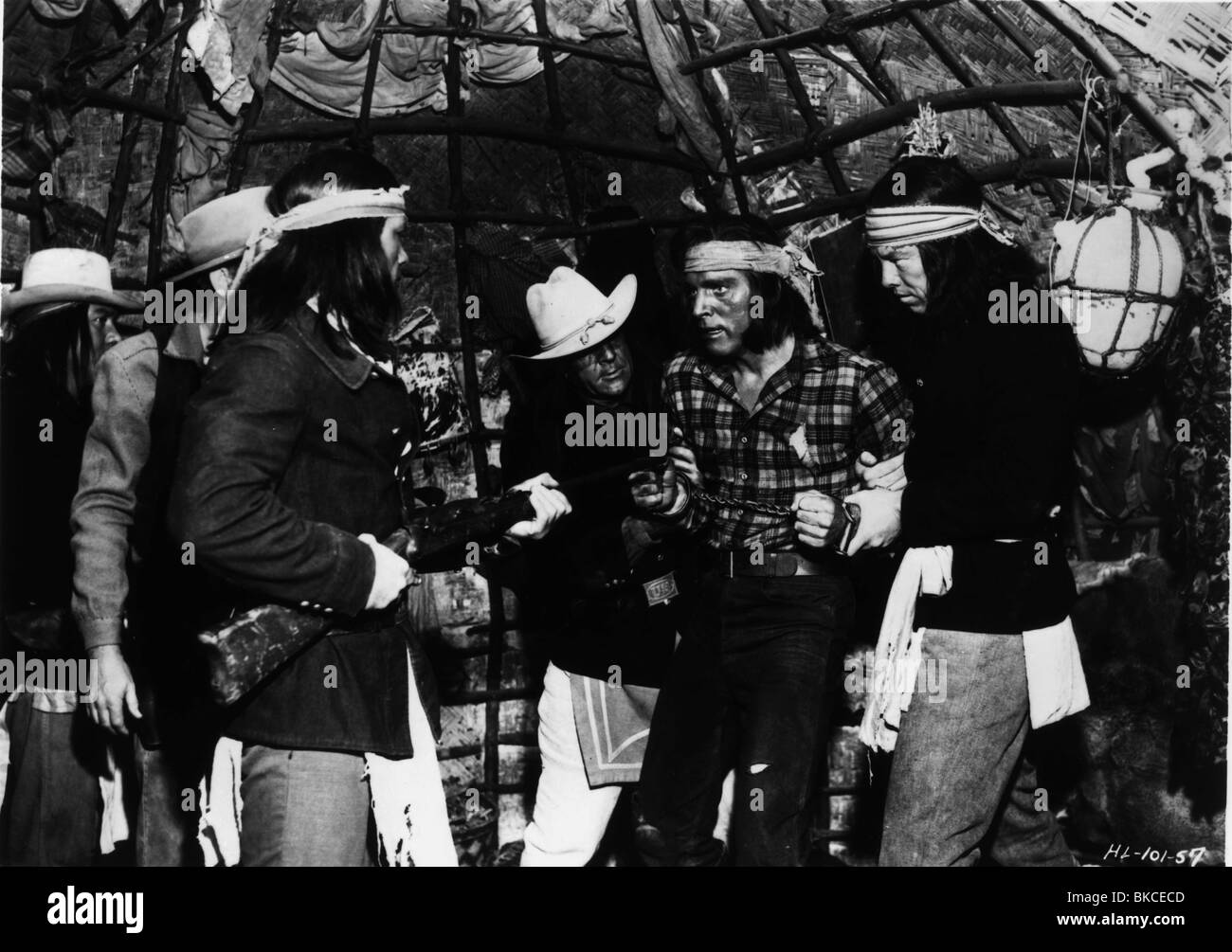 Apache 1954 burt lancaster Banque d'images noir et blanc - Alamy