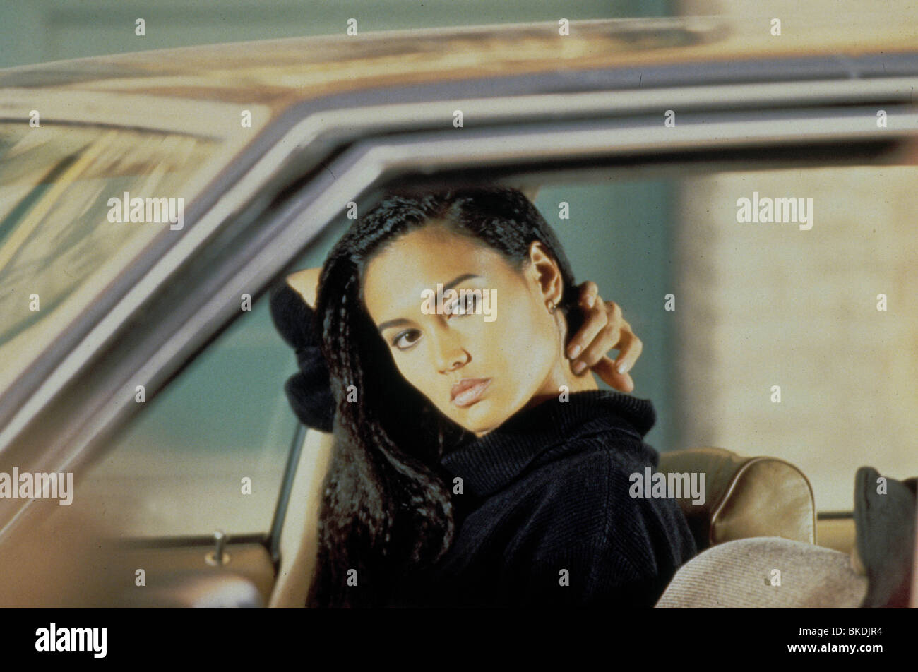 Rising sun 1993 tia carrere Banque de photographies et d’images à haute ...