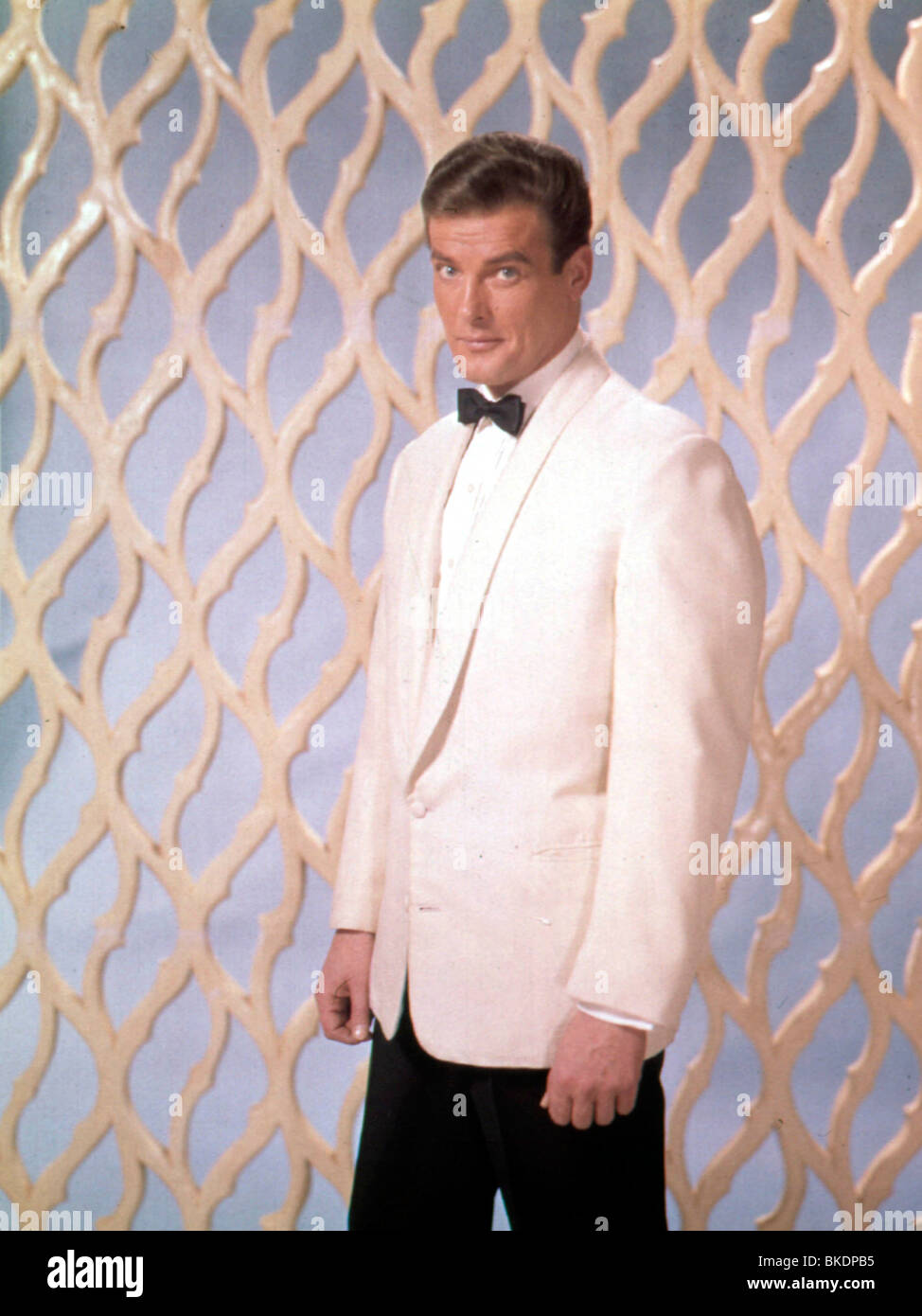 Roger moore Banque de photographies et d’images à haute résolution - Alamy