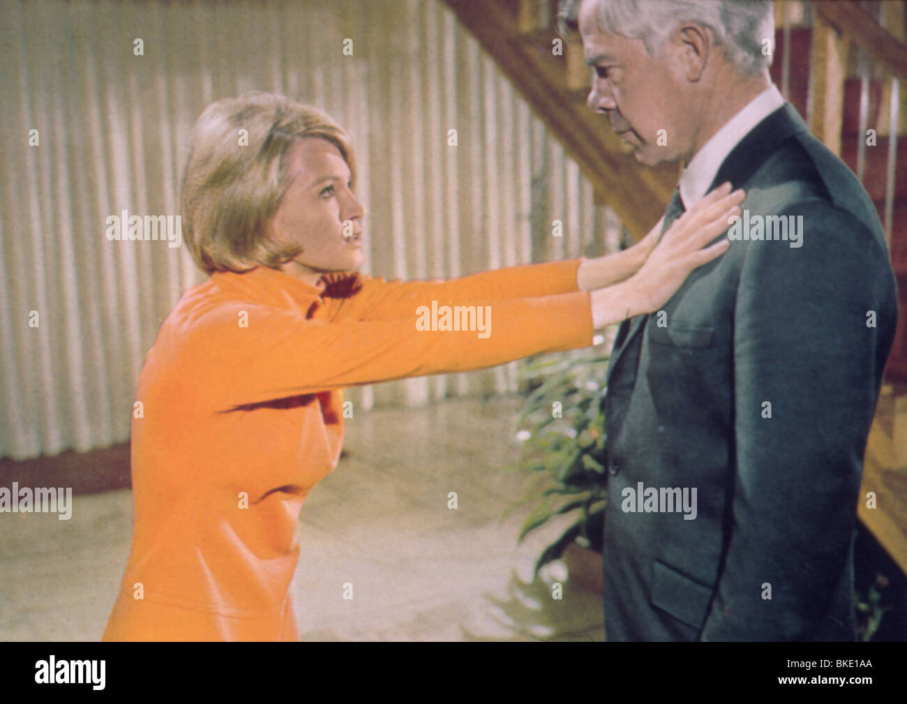POINT BLANK (1967) ANGIE DICKINSON, LEE MARVIN PNTB 023 Photo Stock - Alamy