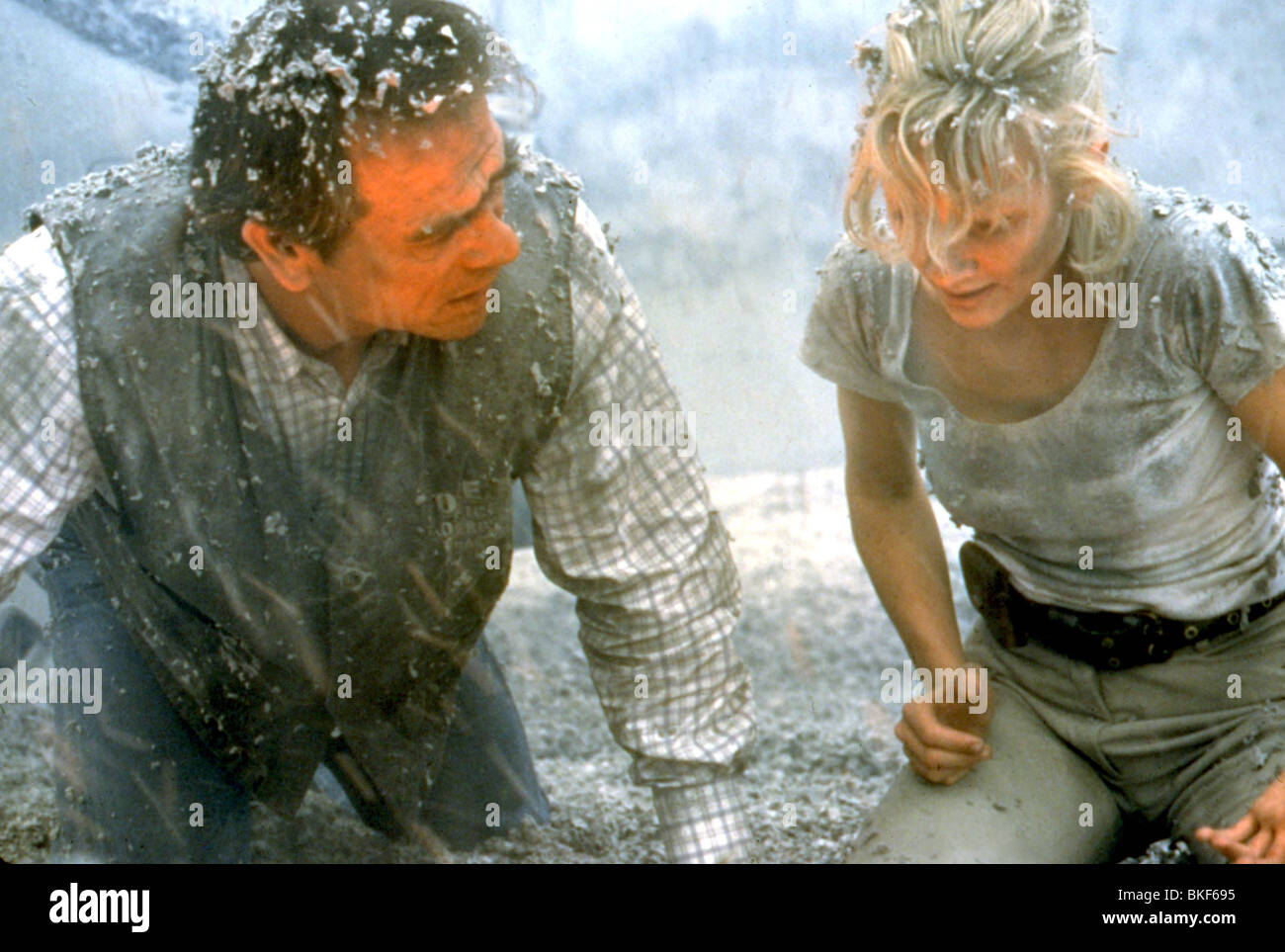 Volcano 1997 tommy lee jones Banque de photographies et d’images à ...