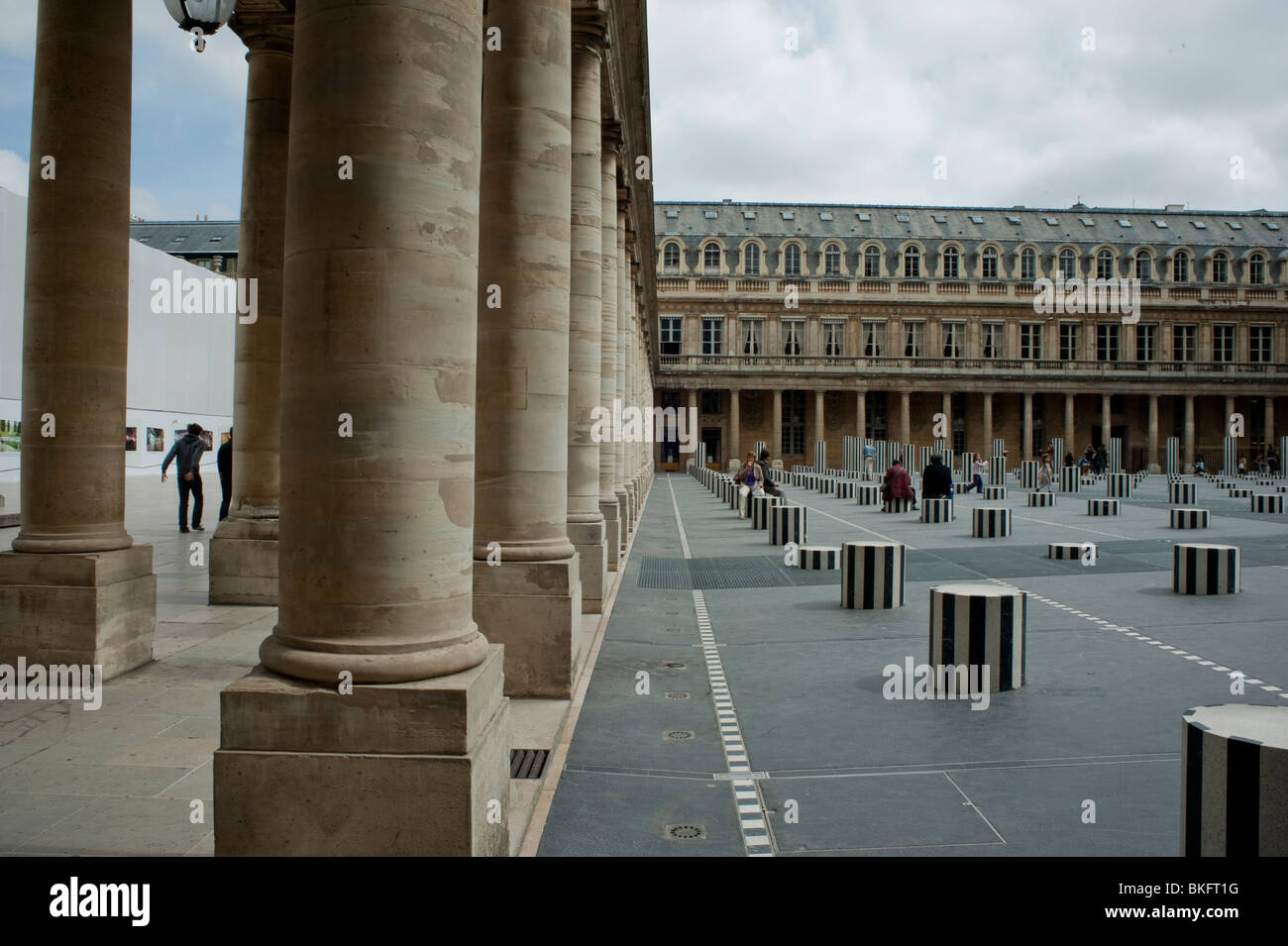 Colonnes de buren paris Banque de photographies et d’images à haute ...