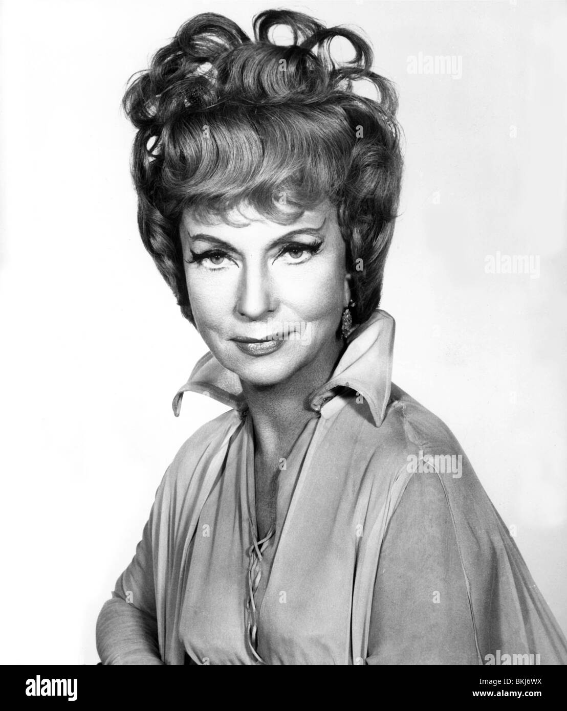 BEWITCHED (TV) AGNES MOOREHEAD Photo Stock - Alamy BEWITCHED (TV) AGNES MOOREHEAD Photo Stock - Alamy