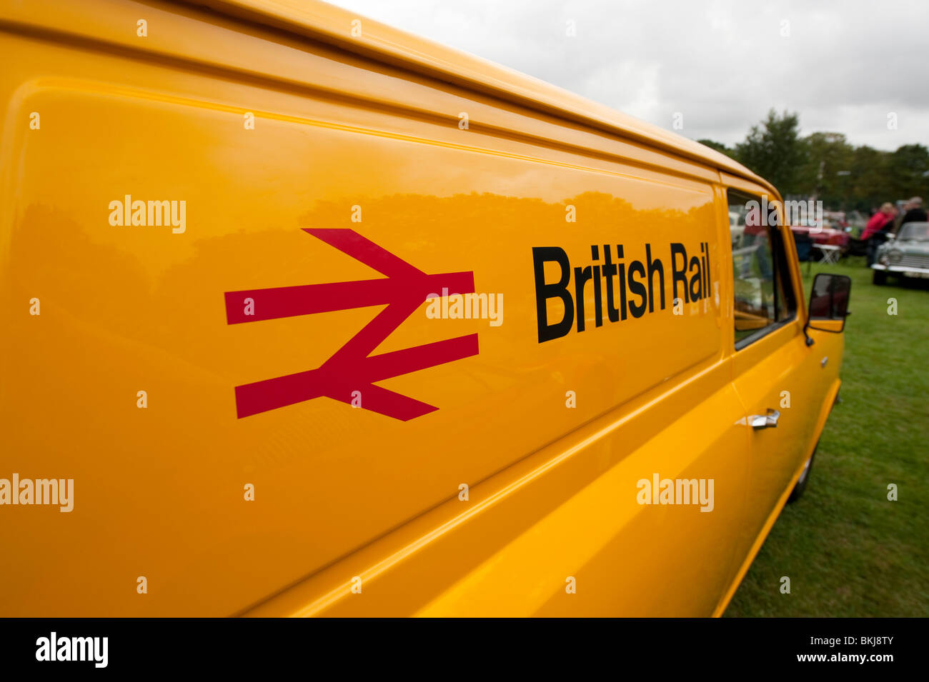 Yellow van Banque de photographies et d’images à haute résolution - Alamy