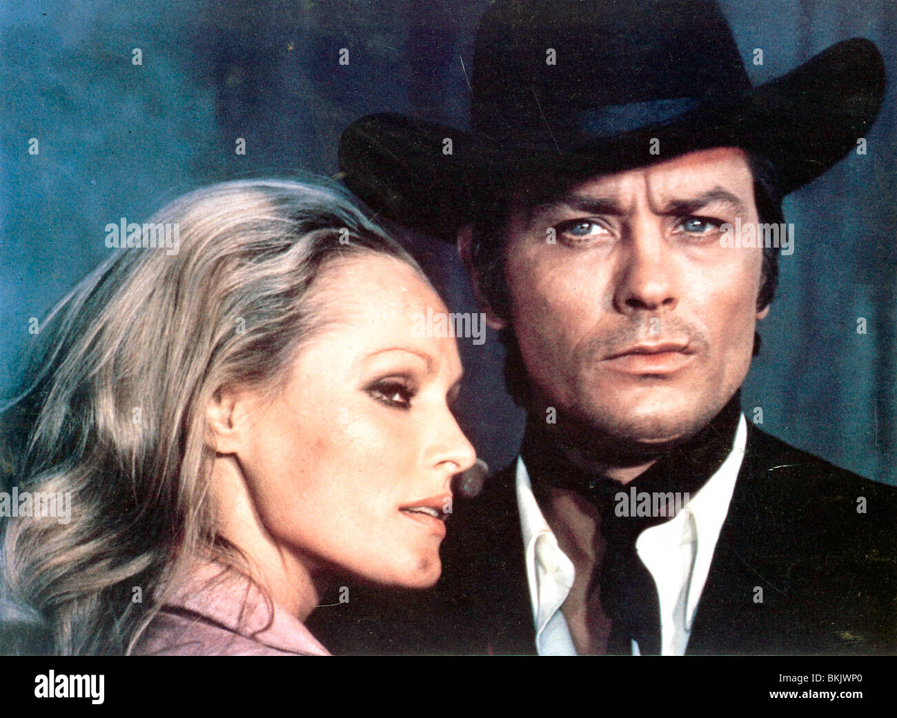 Ursula andress red sun soleil Banque de photographies et d’images à ...