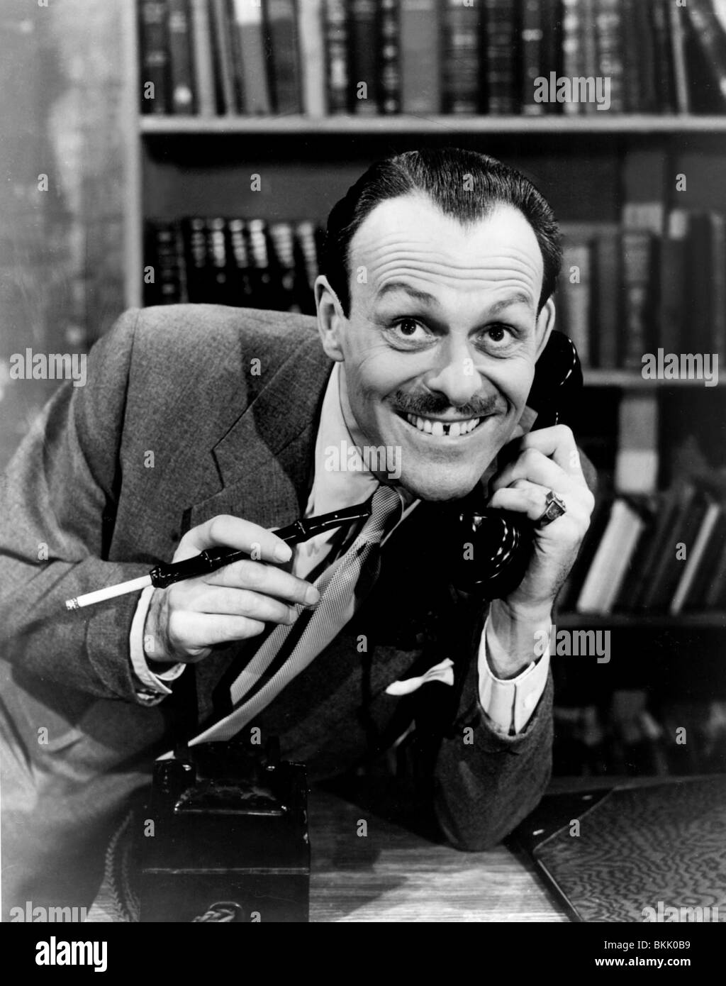 Terry thomas portrait Banque d'images noir et blanc - Alamy