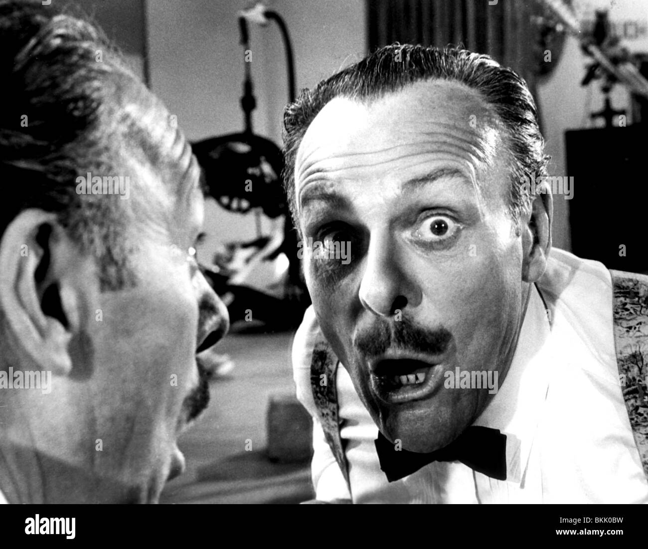 Terry thomas portrait Banque d'images noir et blanc - Alamy