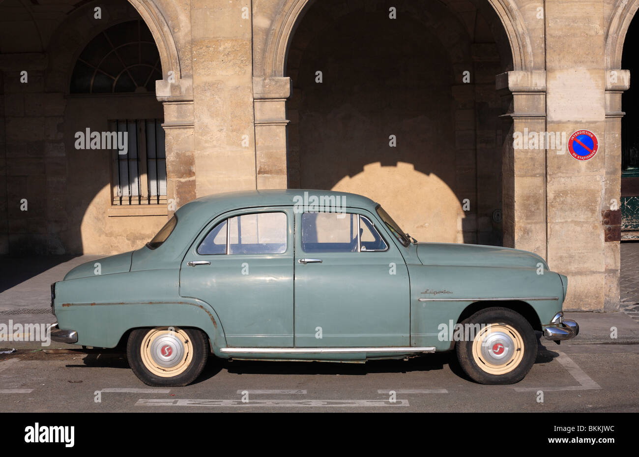 Simca aronde elysee Banque de photographies et d’images à haute résolution - Alamy
