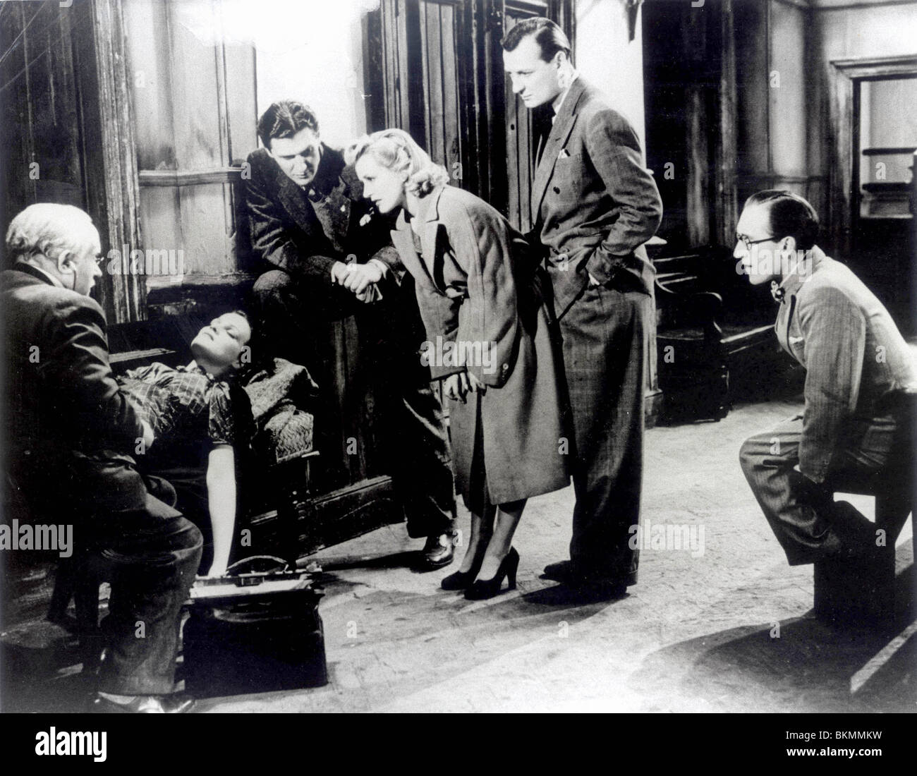 GHOST TRAIN (1941) MORLAND GRAHAM, RICHARD MURDOCH, ARTHUR ASKEY GTRN ...