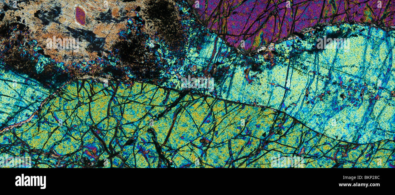 Peroditite l'échantillon de roche photographié pour montrer les ...