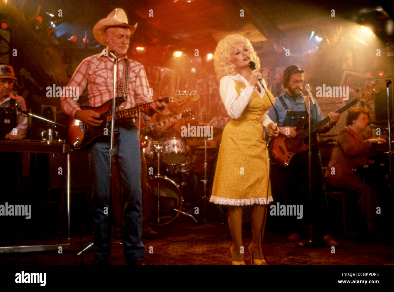 Rhinestone 1984 dolly parton Banque de photographies et d’images à ...