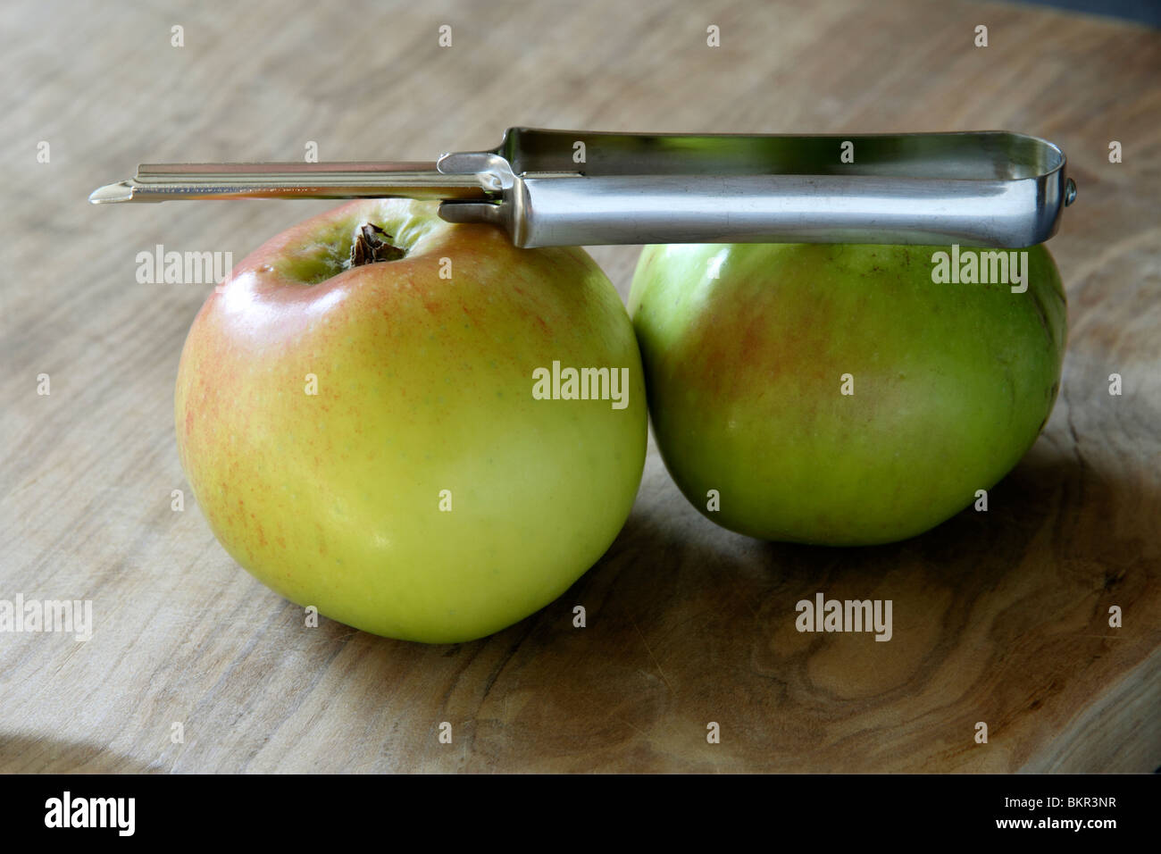 Cuisson des pommes Banque de photographies et d’images à haute ...