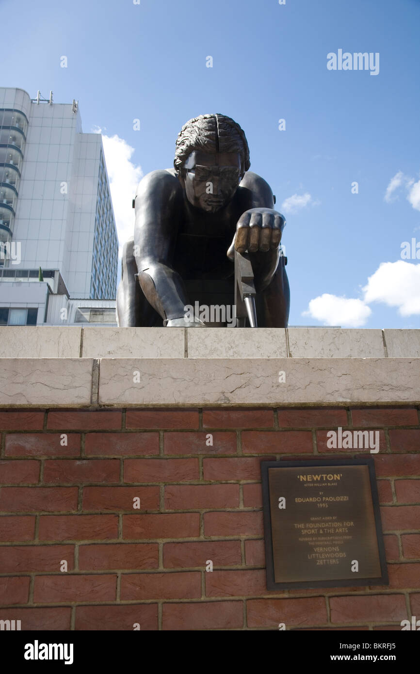 Statue de newton eduardo paolozzi Banque de photographies et d’images à ...