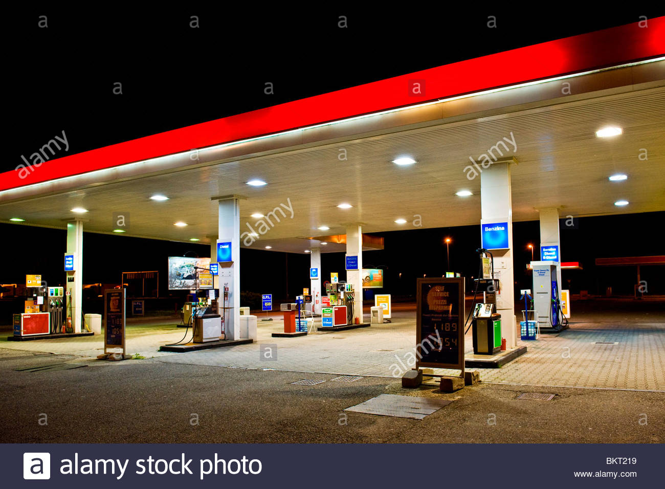 Petrol Station Banque d'image et photos - Alamy