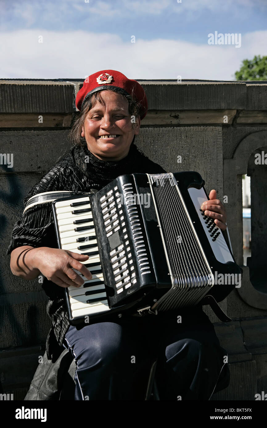 Musicien de rue Banque de photographies et d’images à haute résolution ...