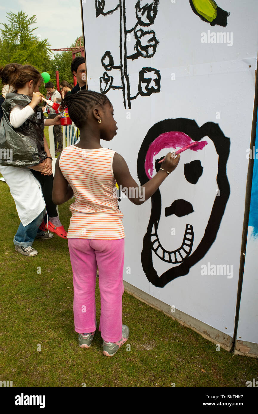 Graffiti ong enfant urbain Banque de photographies et d’images à haute ...