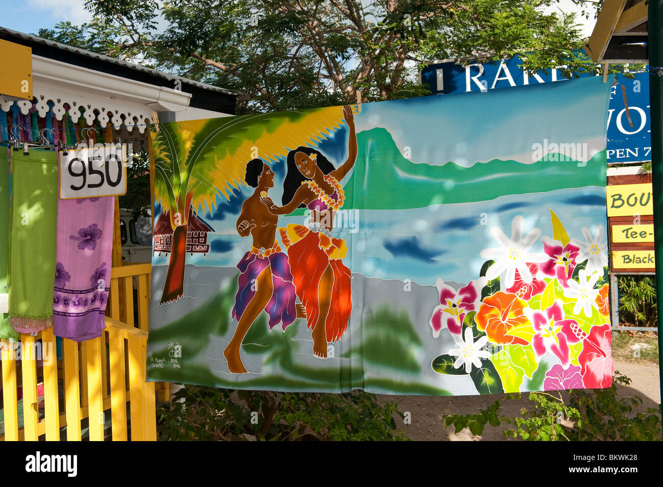 Paréo Sarong Polynésien coloré ou en vente dans une boutique ...