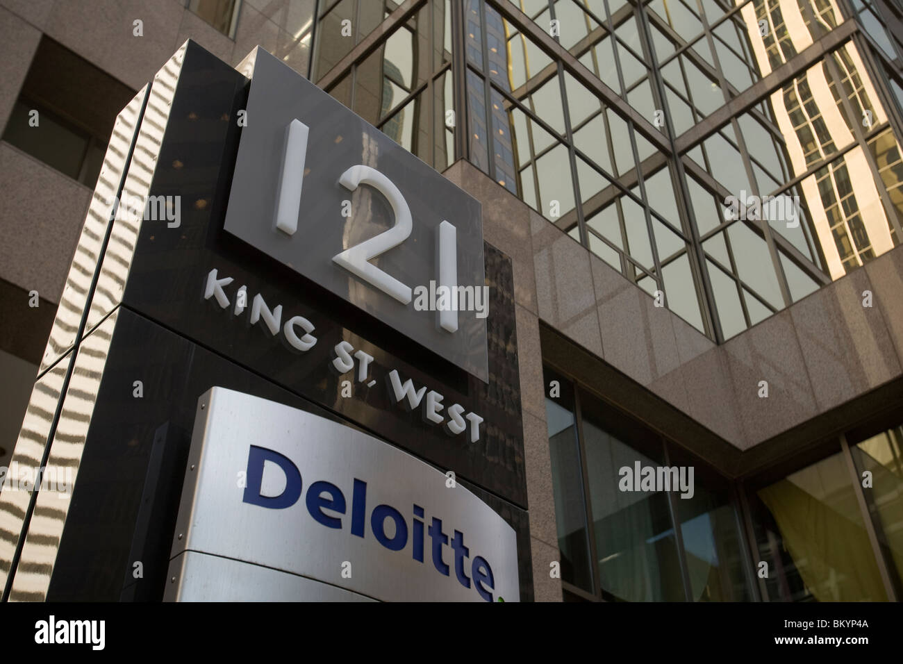 Deloitte toronto Banque de photographies et d’images à haute résolution ...