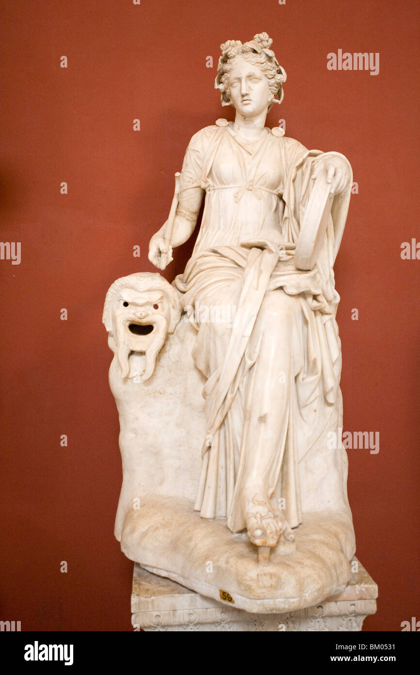 Statue d'une muse assise Banque de photographies et d’images à haute ...