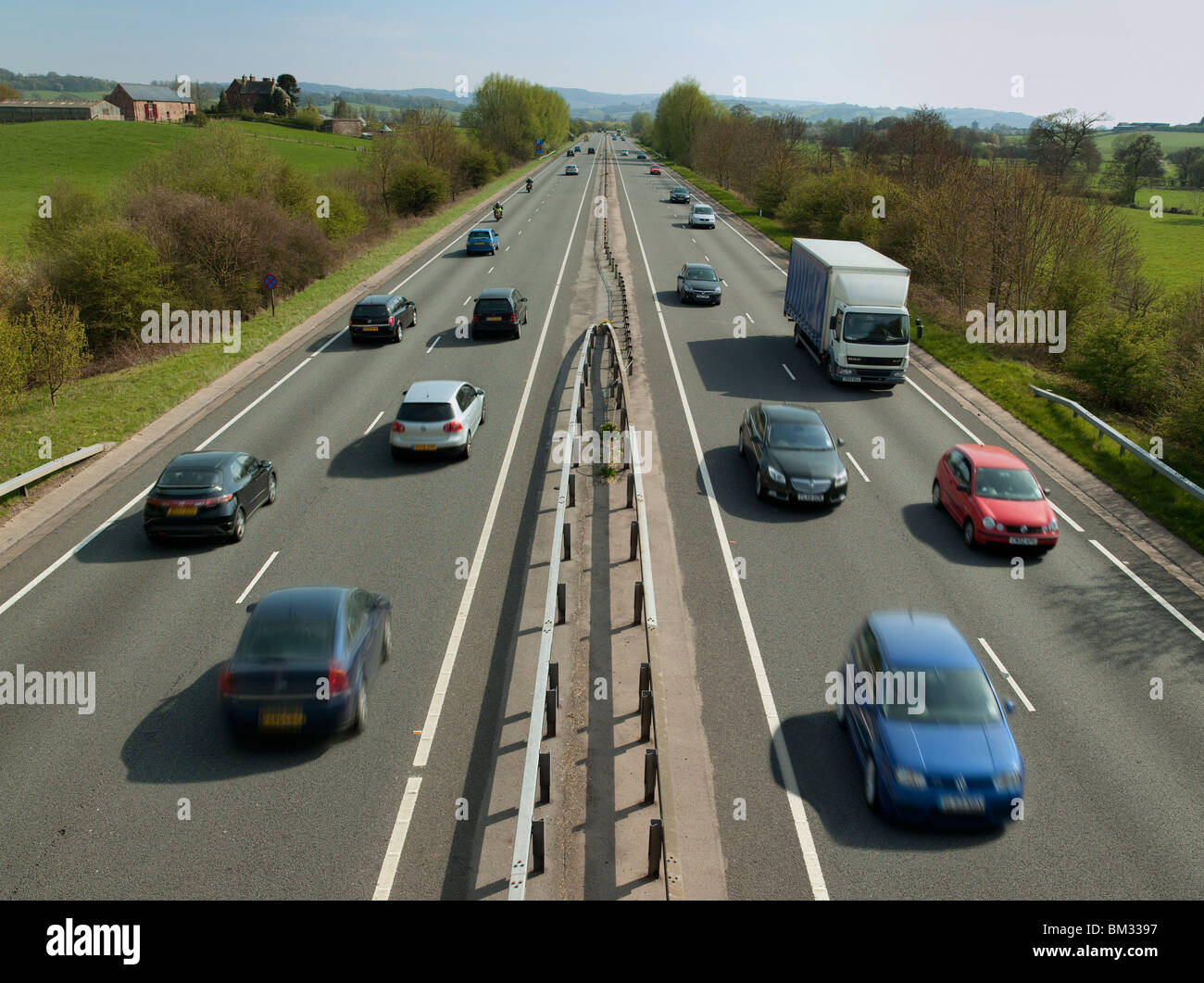 Camions dans la circulation Banque de photographies et d’images à haute ...