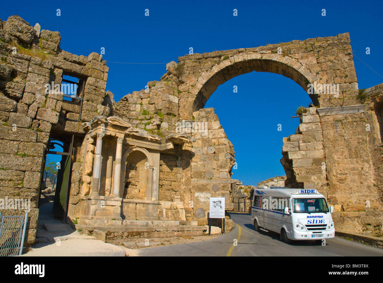 Dolmus bus turkey Banque de photographies et d’images à haute ...