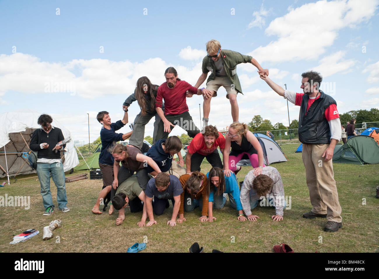 Pyramide humaine Banque de photographies et d’images à haute résolution ...