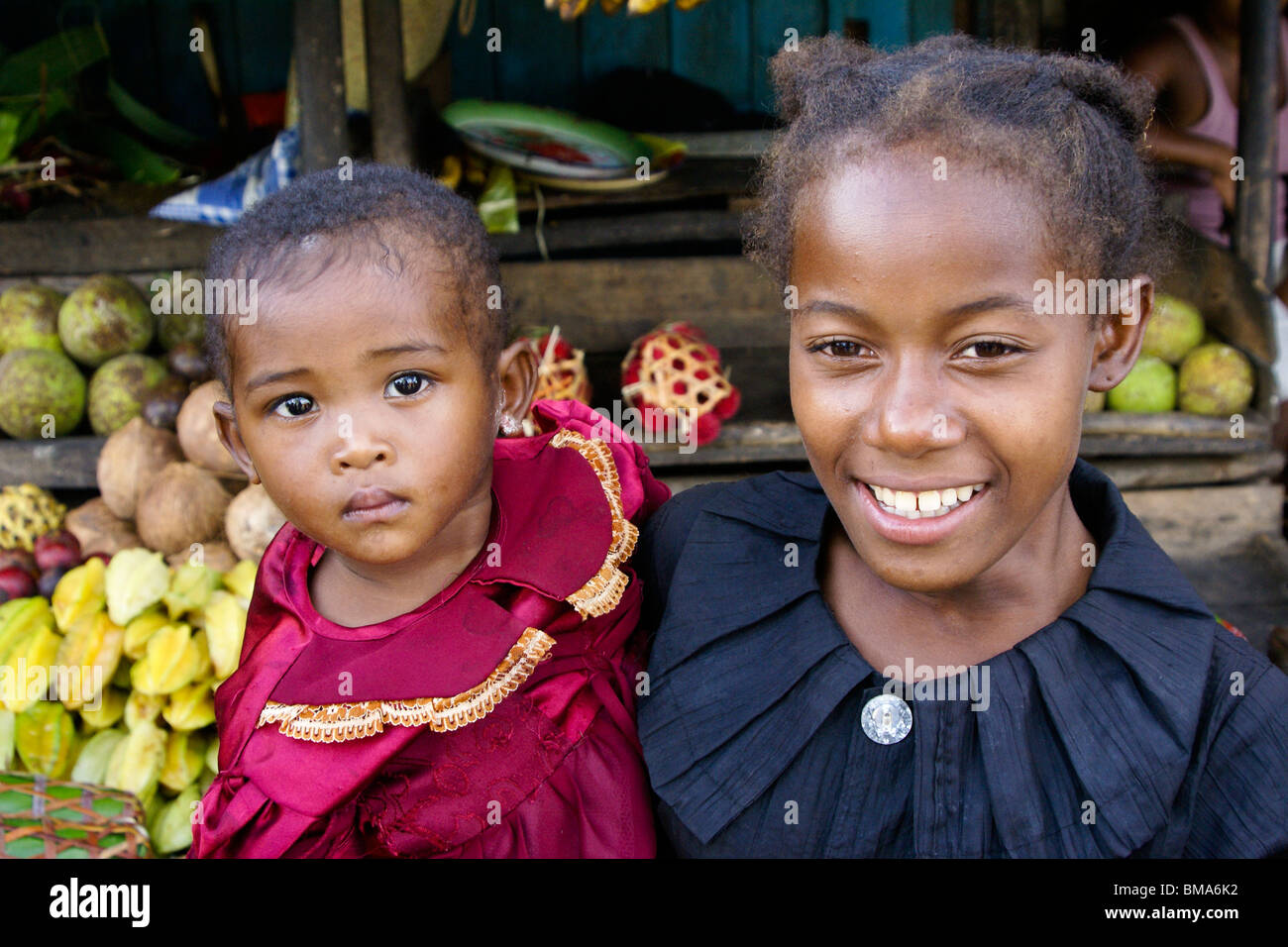Femme et bébé madagascar Banque de photographies et d’images à haute ...