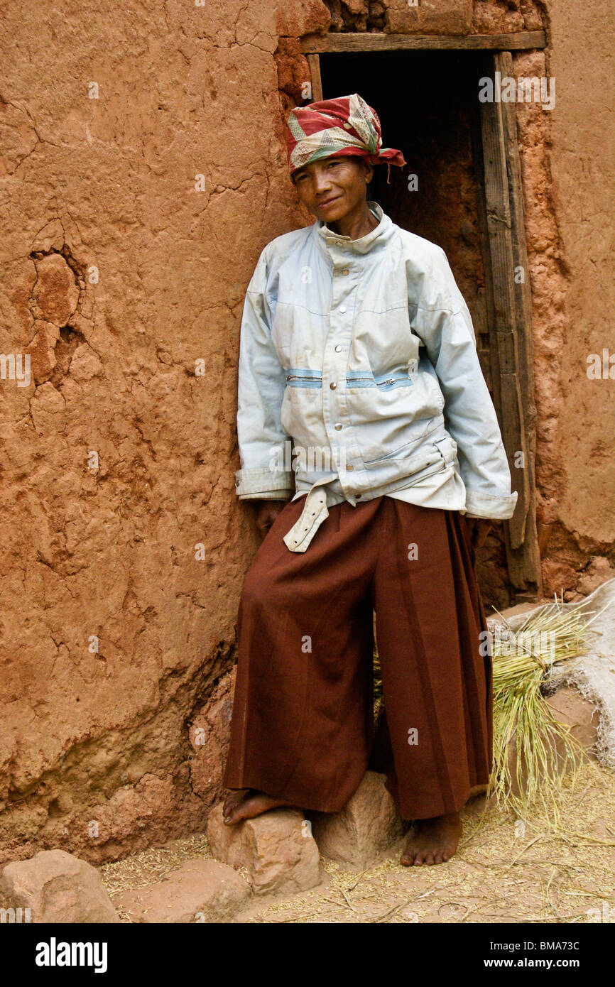 Femme malgache Banque de photographies et d’images à haute résolution ...