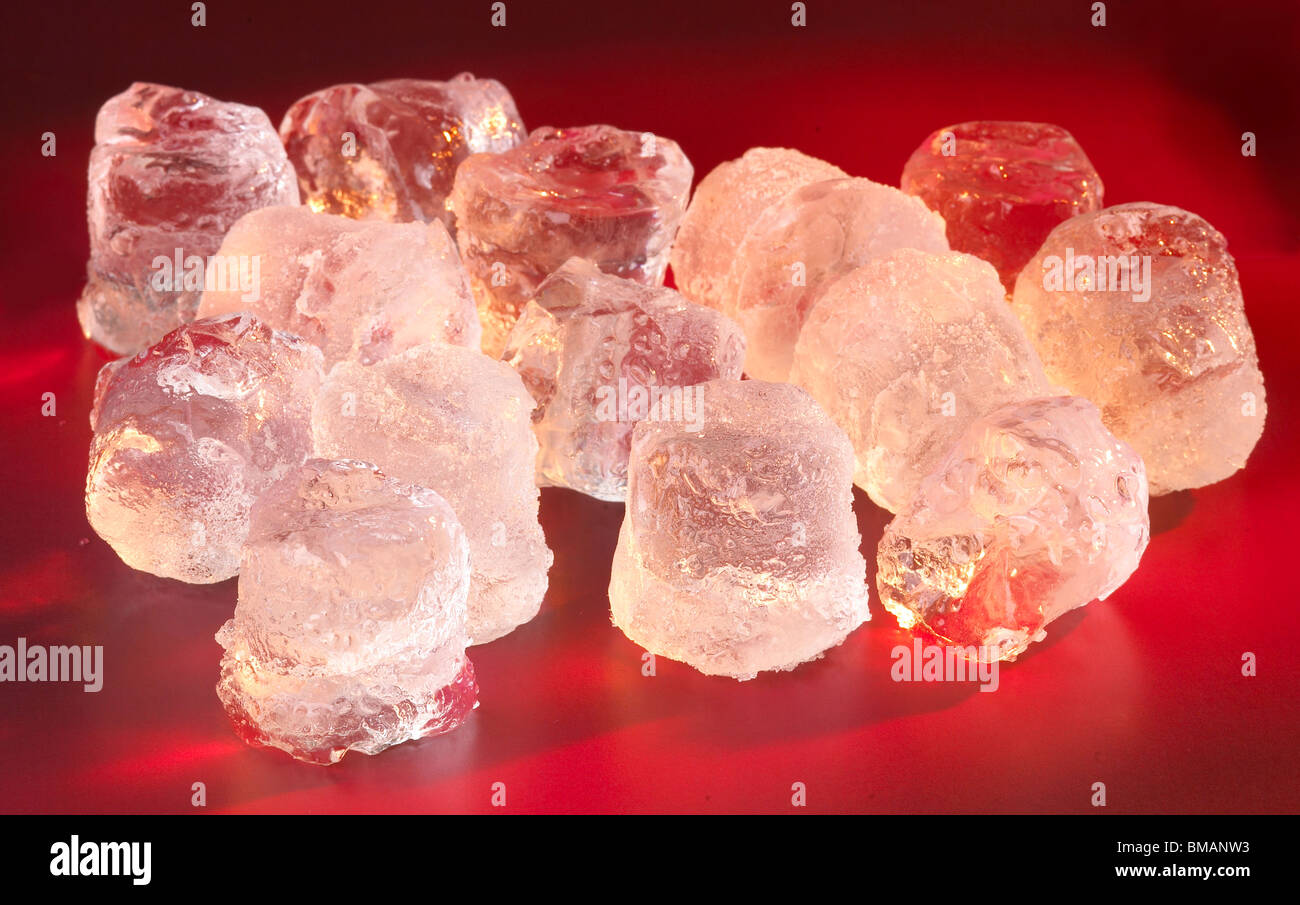 Ice cubes Banque de photographies et d’images à haute résolution - Alamy