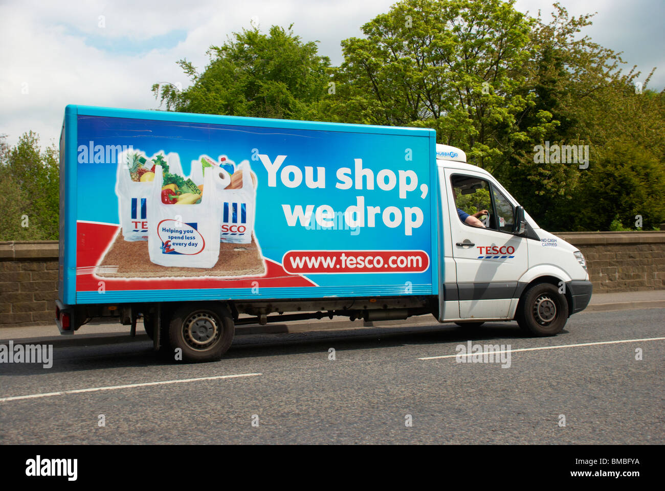 Tesco van Banque de photographies et d’images à haute résolution - Alamy