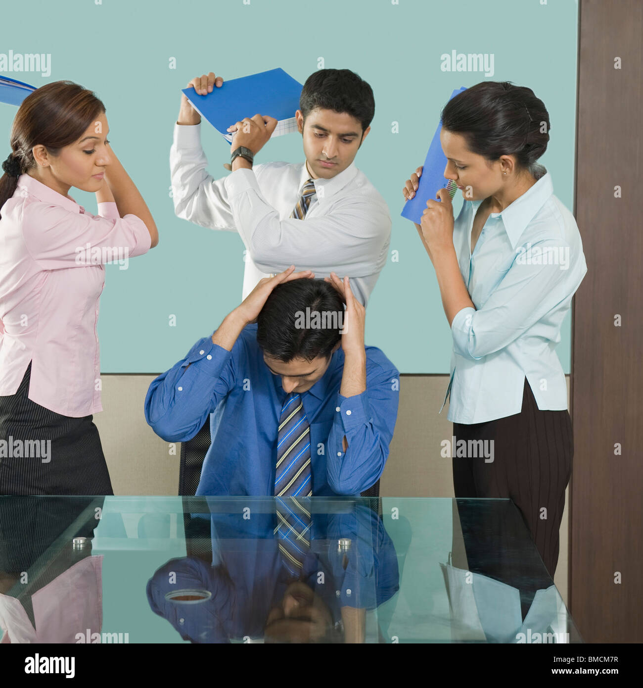 29 hommes battus Banque de photographies et d’images à haute résolution ...