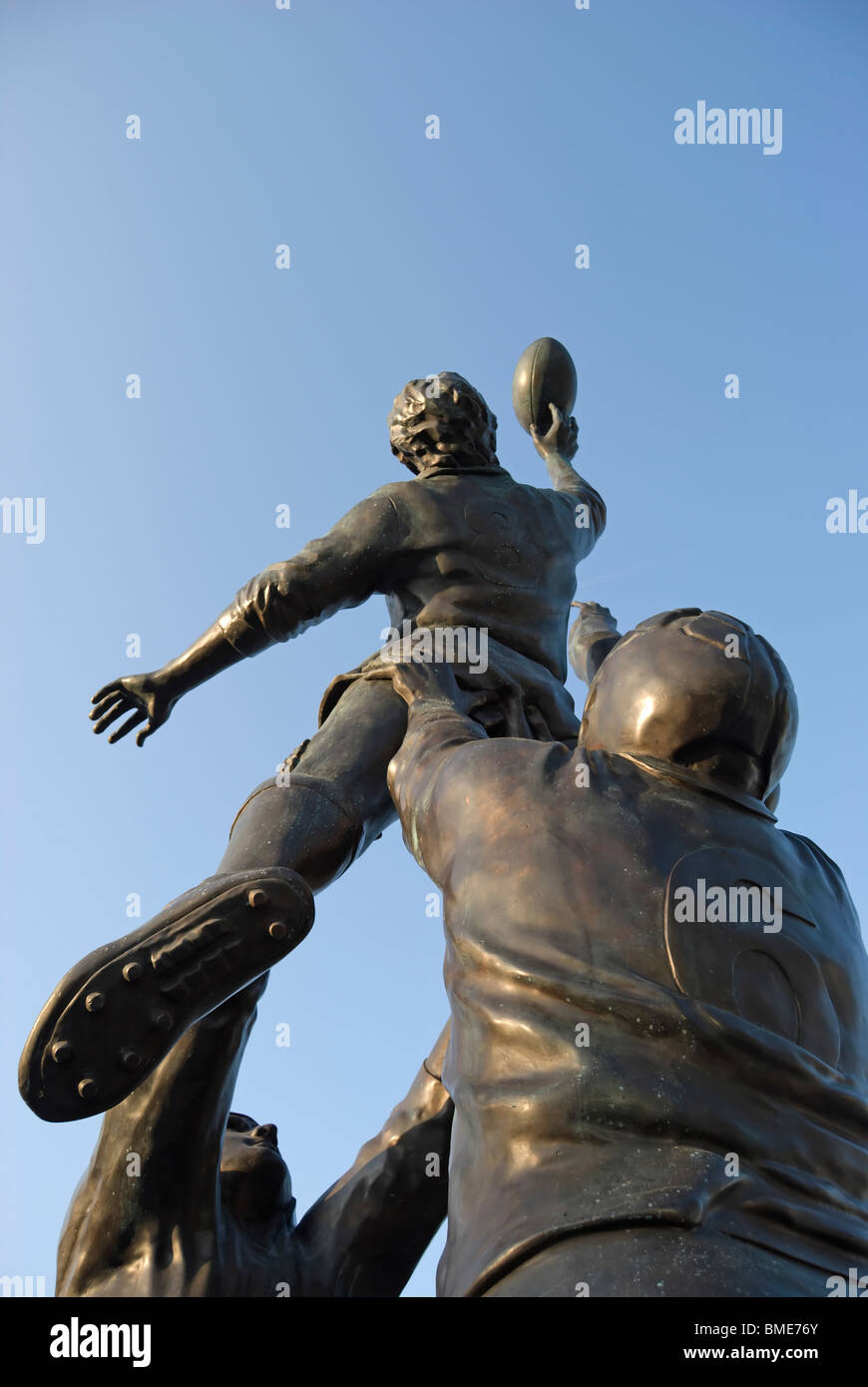 Rugby statue twickenham stadium Banque de photographies et d’images à ...