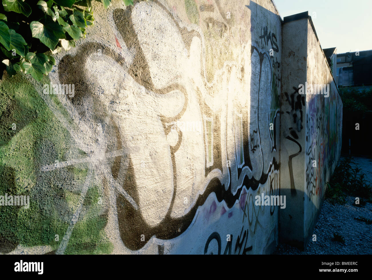 Graffitis sur mur Banque de photographies et d’images à haute ...