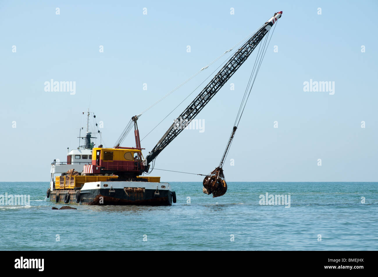 Barge de dragage Banque de photographies et d’images à haute résolution ...