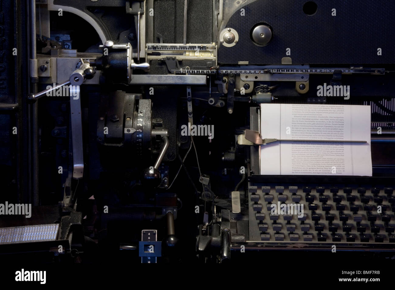 Linotype machine Banque de photographies et d’images à haute résolution ...
