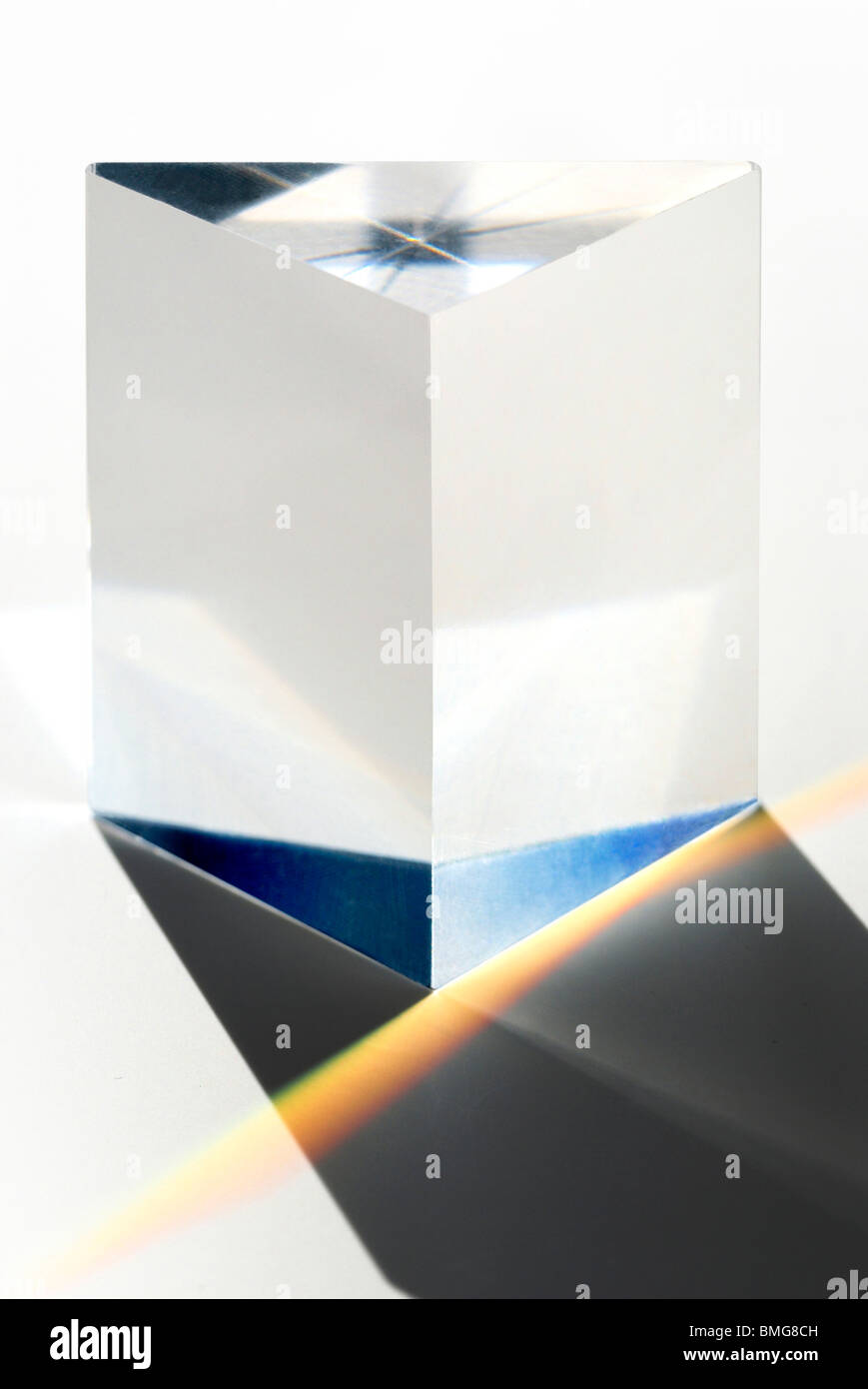Prisme triangulaire Banque de photographies et d’images à haute ...