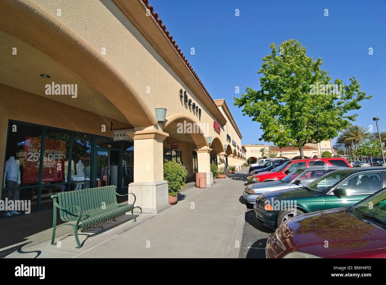 Camarillo Premium Outlets est un centre commercial qui réunit les plus ...
