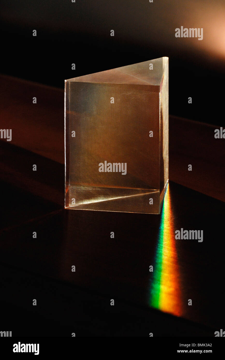 Prisme triangulaire Banque de photographies et d’images à haute ...