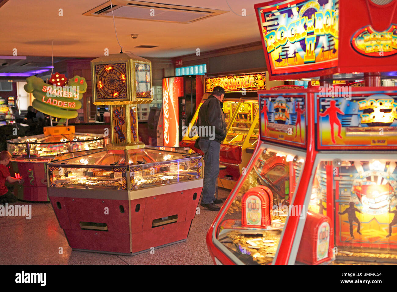 Donegal arcade Banque de photographies et d’images à haute résolution ...