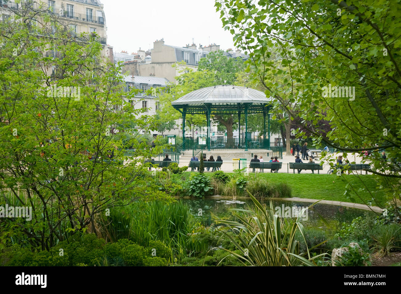 75004 paris Banque de photographies et d’images à haute résolution - Alamy