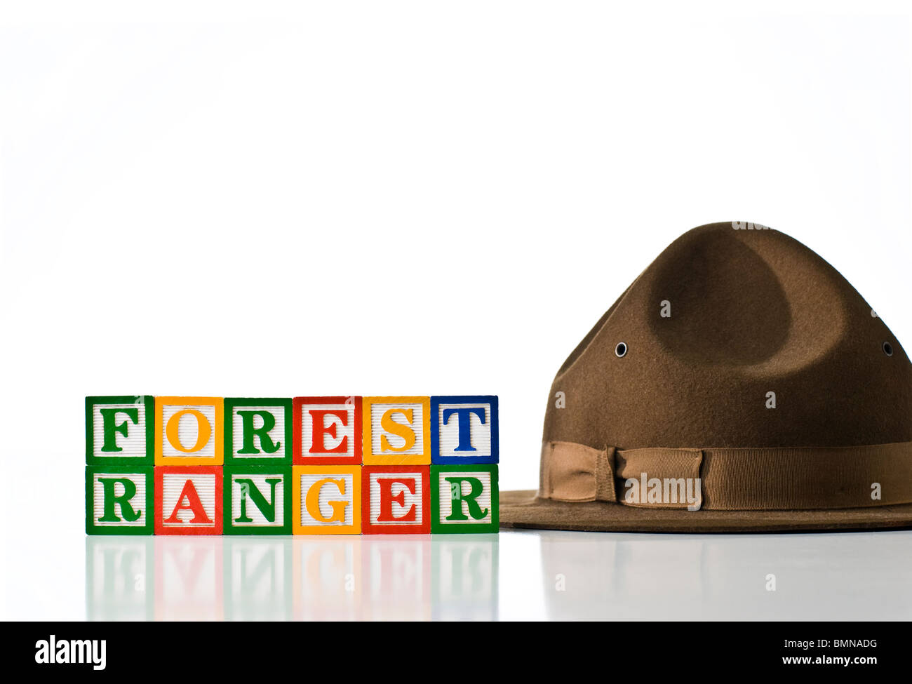 Chapeau de garde forestier Banque de photographies et d’images à haute ...