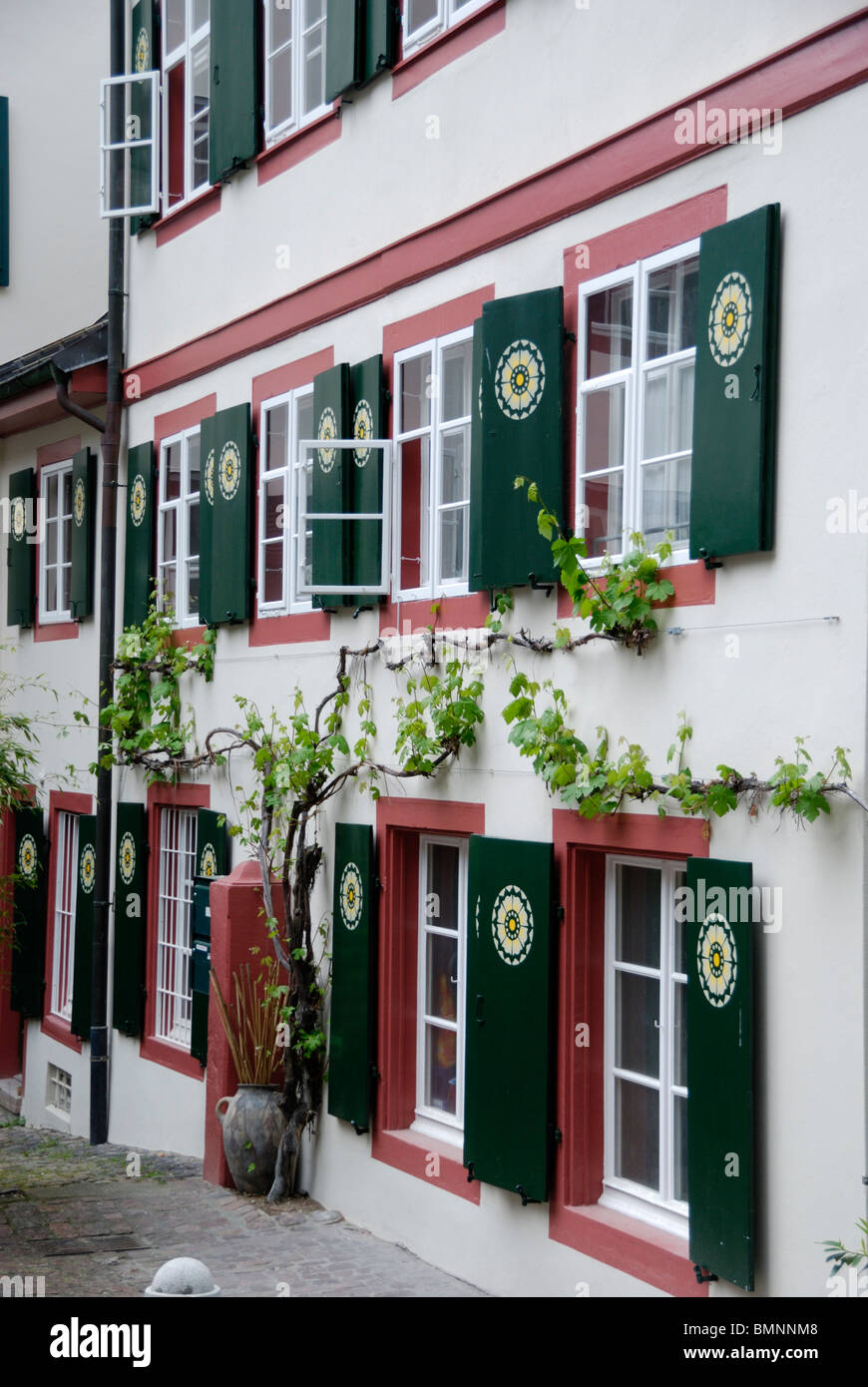 Bâtiment traditionnel Banque de photographies et d’images à haute ...