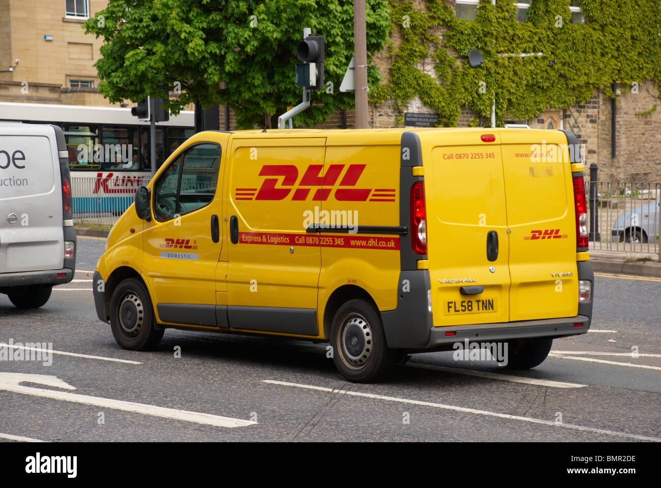 Dhl Van Dhl Express Van Banque d'image et photos - Alamy