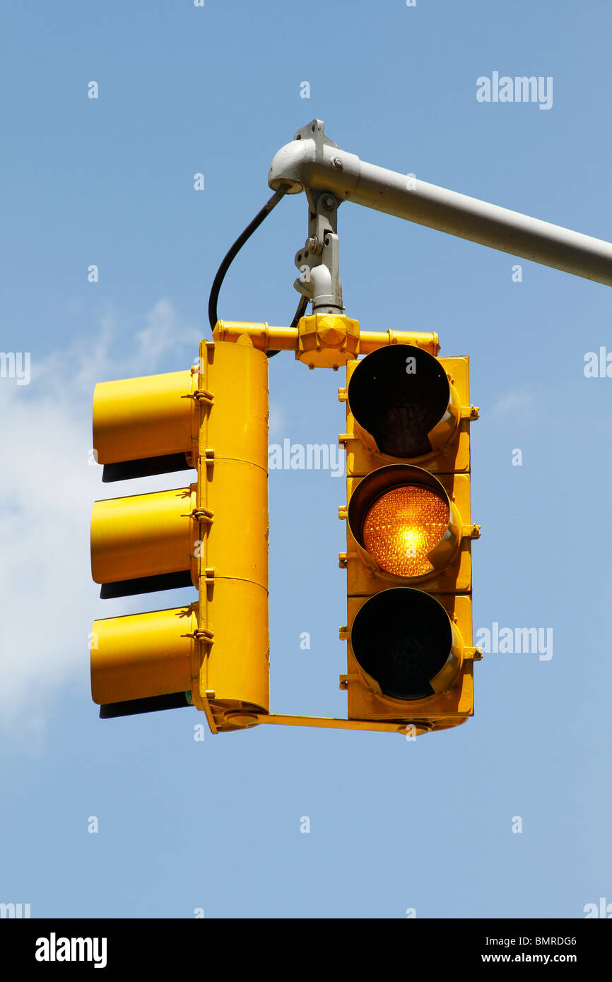 Feu de circulation jaune Banque de photographies et d’images à haute ...