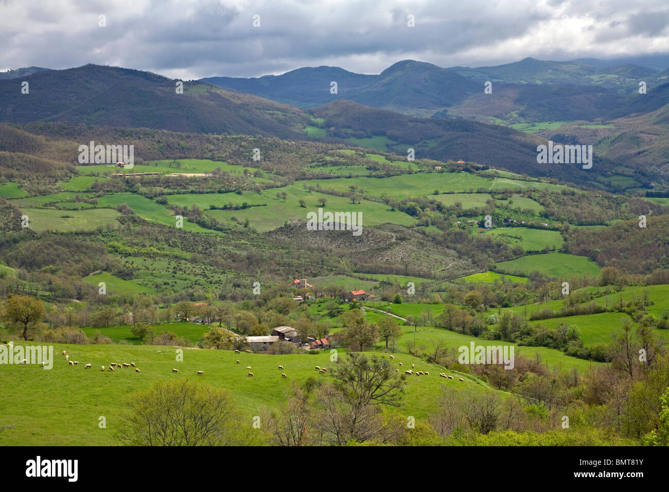Montagnes des apennins en italie Banque de photographies et d’images à ...