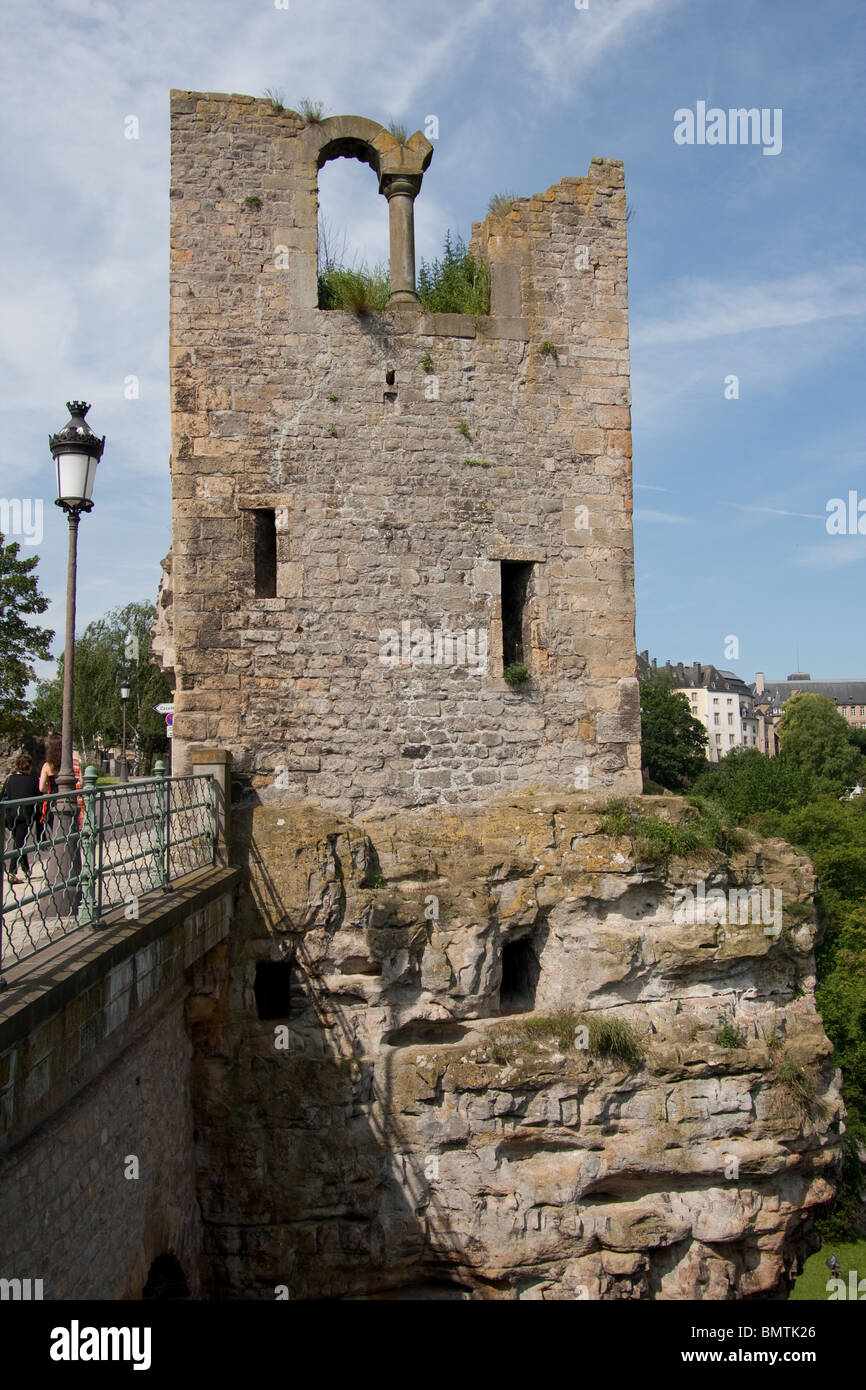 Fort en ruine Banque de photographies et d’images à haute résolution ...