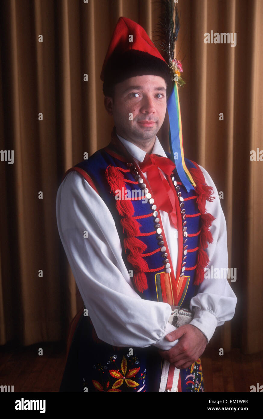 Tenues polonaises traditionnelles Banque de photographies et d’images à ...