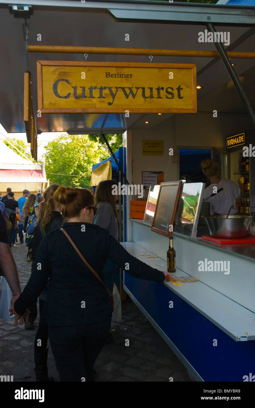 Currywurst stand Banque de photographies et d’images à haute résolution ...